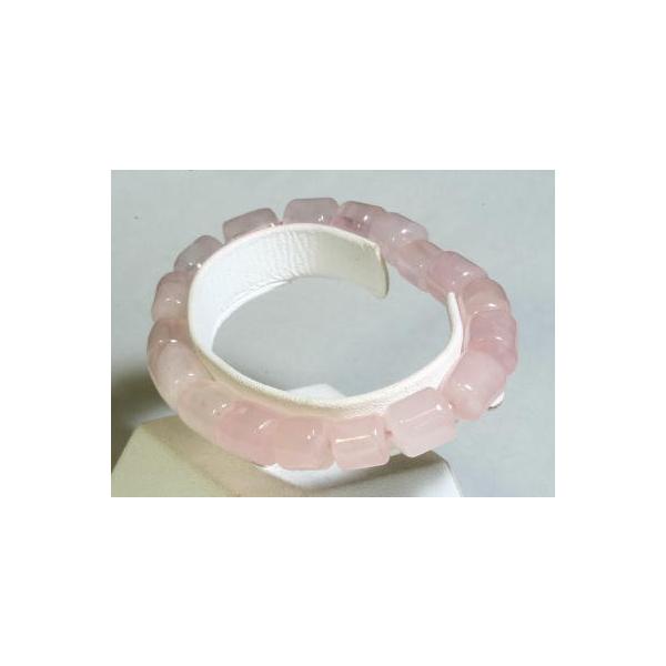 約12*9ｍｍ　18ｃｍ※現品撮影です。写真の商品をお届けします。◎この商品はメール便送料無料商品です。やさしいピンク色が特徴のローズクォーツは、愛と癒やしを象徴する天然石として人気があります。古代から美と愛の女神に捧げられてきた歴史を持ち...