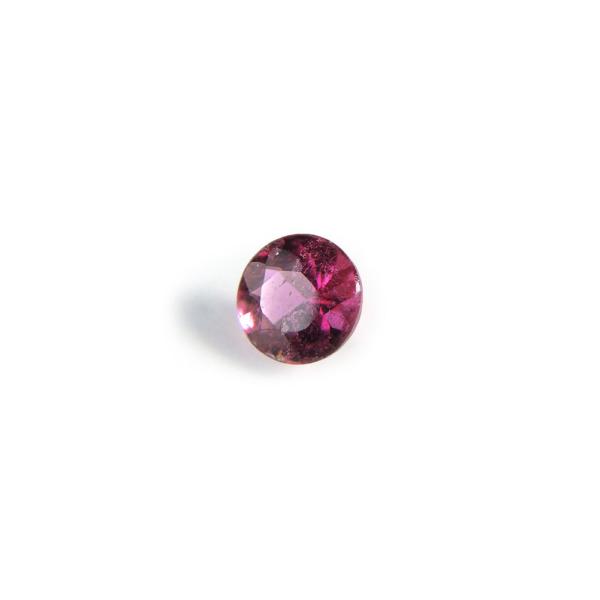 ◆カラット数：0.85 ct◆大きさ：約 6ｘ6ｘ4 mm◇産地：ブラジル.クルゼーロ鉱山※現品撮影です。写真の商品をお届けします。◎この商品はメール便送料無料商品です。深い赤や鮮やかなピンクが魅力のルベライトトルマリンは、情熱や愛を象徴す...