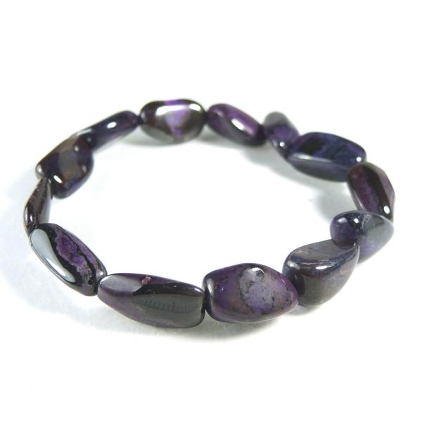 ◆重さ：28g◆サイズ：内径約18cm（ゴムなので伸びます）◇産地：南アフリカ共和国◎商品は一点物です。写真の商品をお送りします。スギライトは1944年、日本の地質学者・杉健一博士によって発見されたことに由来し、その名がつけられた希少な天然...