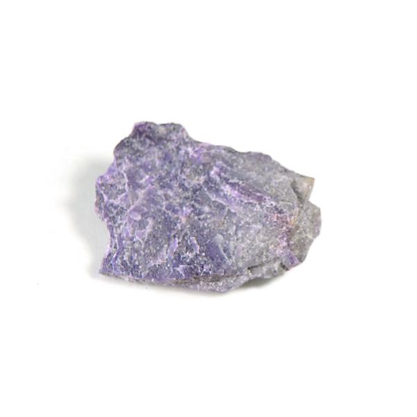 ◆重さ：4.6 g◆大きさ：約 31ｘ22ｘ4 mm◇産地：南アフリカ共和国真のスピリチュアルストーン。人類の意識の進化を加速する石です。スギライトは1944年、日本の地質学者・杉健一博士によって発見されたことに由来し、その名がつけられた希...