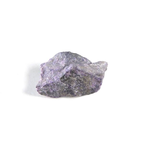 ◆重さ：4.6 g◆大きさ：約 27ｘ13ｘ11 mm◇産地：南アフリカ共和国真のスピリチュアルストーン。人類の意識の進化を加速する石です。スギライトは1944年、日本の地質学者・杉健一博士によって発見されたことに由来し、その名がつけられた...
