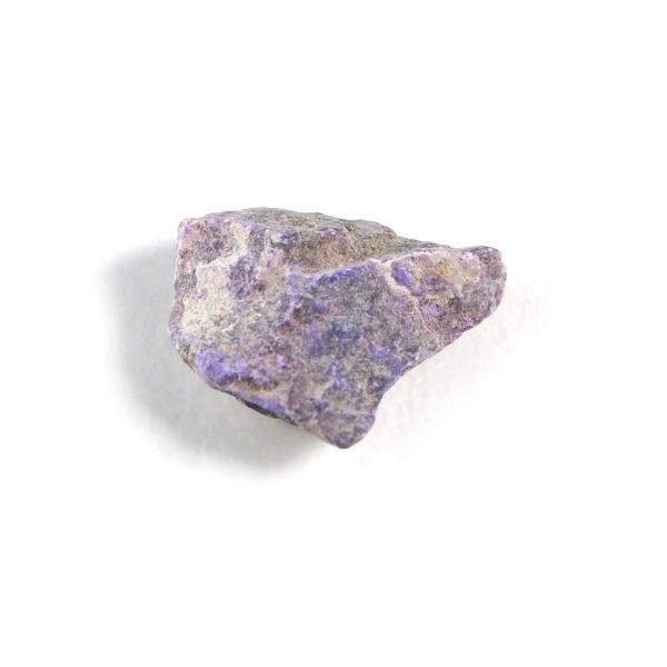 ◆重さ：3.9 g◆大きさ：約 23ｘ18ｘ8 mm ◇産地：南アフリカ共和国真のスピリチュアルストーン。人類の意識の進化を加速する石です。スギライトは1944年、日本の地質学者・杉健一博士によって発見されたことに由来し、その名がつけられた...