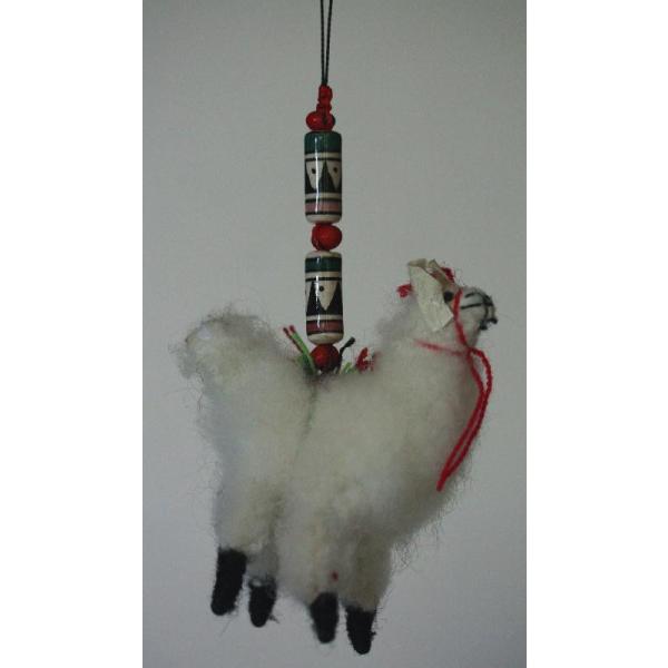 ◆重さ：10.4g◆アルパカの大きさ：77x56x26mm◆全長：18cm◇産地：ペルー※現品撮影です。写真の商品をお届けします。◎この商品はメール便送料無料商品です。