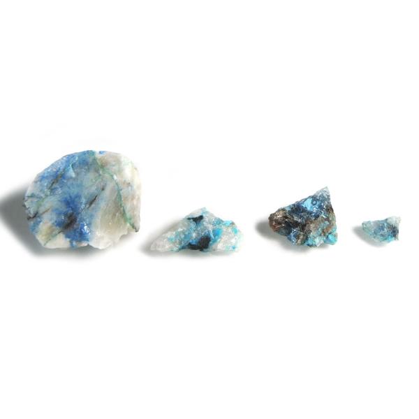 ◆シャッタカイト原石（Shattuckite/シャタック石）◆Weight：合計 6ｇ◆セット品です◇産地：Kaokaveld,Namibia,Africa※現品撮影です。写真の商品をお届けします。独特の鮮やかなブルーの色合いがとても美しい...