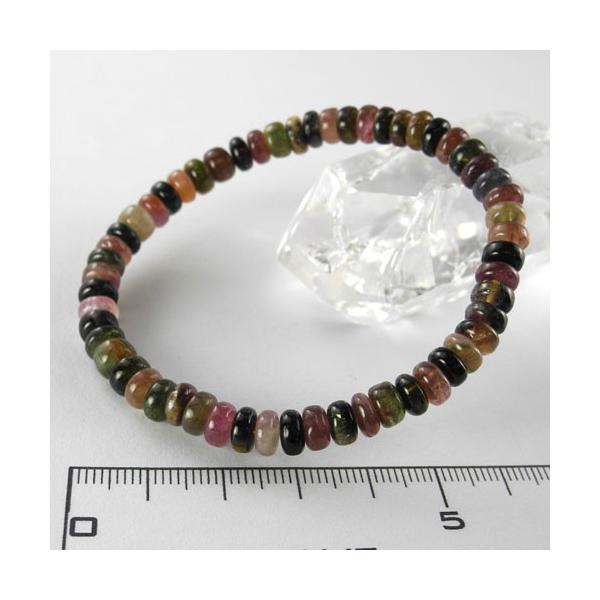 ◆サイズ：内径約16.5cm（ゴムなので伸びます）◆石の大きさ：約6ｘ2〜6ｘ4mm◆重さ：13.3ｇ※現品撮影です。写真の商品をお届けします。◎この商品はメール便送料無料商品です。