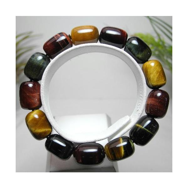 ◆サイズ：内径17cm◆重さ：38g◆大きさ：平均15x10mm径※現品撮影です。写真の商品をお届けします。◎この商品はメール便送料無料商品です。力強い輝きを放つタイガーアイは、古代から“神の眼”とも称され、洞察力や守護の象徴とされてきまし...