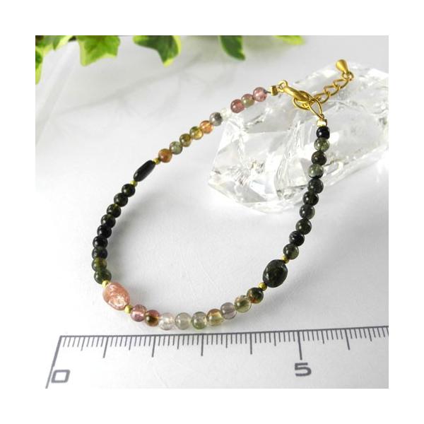 マルチカラートルマリンビーズ使用◆重さ：約　4.6ｇ◆サイズ：内径 16〜19 cm  石：(楕円)平均7x6mm      (丸玉)平均3.7mm径◆金具：金メッキ※現品撮影です。写真の商品をお届けします。◎この商品はメール便送料無料商品です。