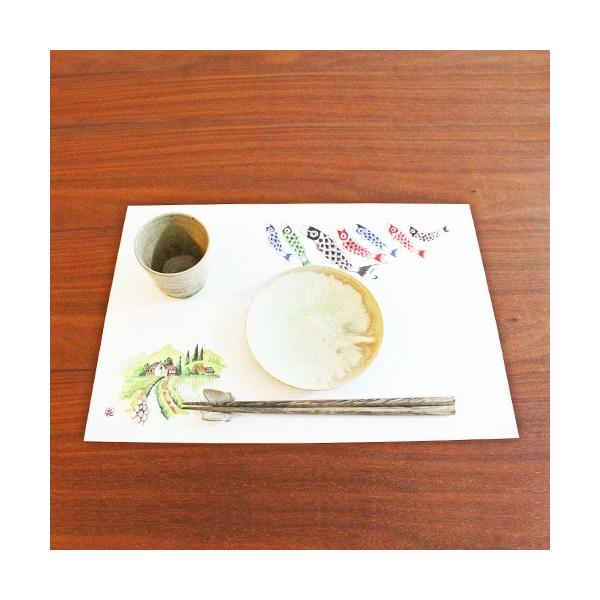 SIZE：約38×26cm内容：10枚入り素材：和紙質感：厚さ/ふつう、柔らかい、折り目は目立つ、透け感なし配送：宅配便になりますこいのぼりが元気に泳いでいる絵が入っています。端午の節句の食事から季節の食事会などに、お料理を引き立てるテーブ...