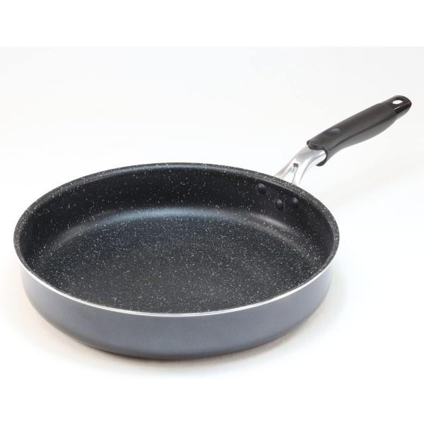ナンセンジャパン 底が広〜いフライパン２ 30ｃｍ BK底が広〜いフライパン２ 30ｃｍ BK ブラック●端までいっぺんにしっかり焼ける！底幅が広いので、たっぷり調理することが出来ます。ハンバーグが一気に8個焼けます。(1個100ｇの場合)...