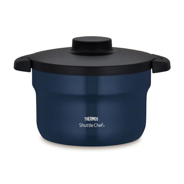 【 余熱で煮込む 】シャトルシェフは、火からおろして『保温調理』する調理器です。調理鍋に材料を入れ、短時間煮立てたら保温容器に入れるだけ。ステンレス魔法瓶と同じ高い保温力をもつ保温容器が、調理鍋ごと料理を高温に保ちとろ火にかけたようにじっく...