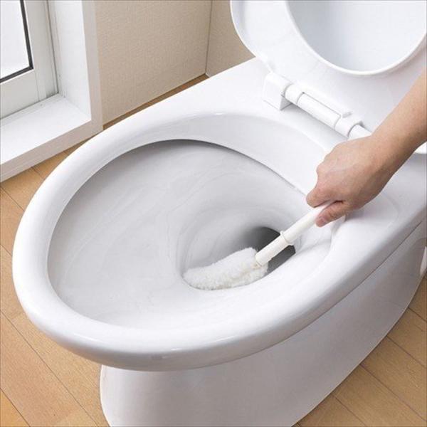 水だけで汚れを落とすことができるトイレクリーナーやわらか トイレブラシ ケース付 ホワイト●水だけで汚れを落とすことができるトイレクリーナー●コーディング加工している便器もキズ付けない●フチ裏にフィットするように、クリーナーの先端をカーブさ...