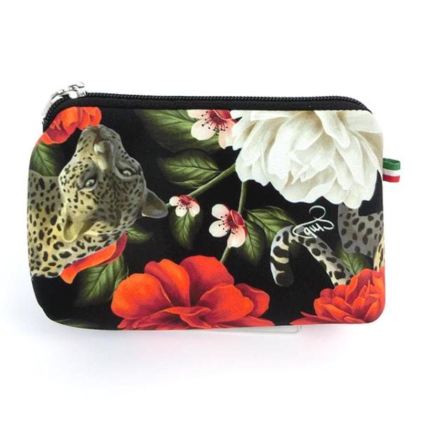 2013年にイタリアで誕生したセーブマイバッグは大切なバッグを汚れやキズから守るためのカバーバッグ、というコンセプトで始まりました。アイテムはすべて100％Made in Italyというこだわりがあり、ポーチやアクセサリーなども展開してい...