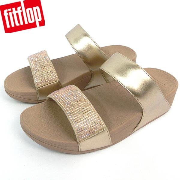 【発売日：2026年04月01日】ミニマルなデザインに、繊細なビジューの輝きをプラスしたエレガントなサンダル。さっと履けるスリップオンタイプで、デイリーにもお出かけにも活躍する一足です。★型番：LULU CRYSTAL EMBELLISHE...