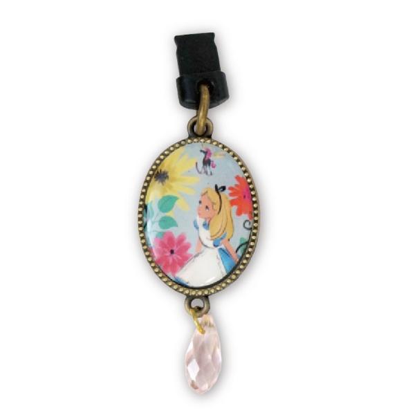 iPhoneのかわいいワンポイントになる、Lightningコネクタ専用プラグマスコットにディズニーの「ALICE」 が登場！カメオ風のデザインに、カラフルなストーンが揺れて可愛い♪ライトニングコネクタをおしゃれに守るアクセサリです。ホコリ...