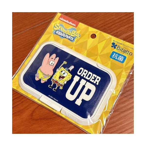 子供から大人まで楽しめる、アメリカ生まれの人気ギャグアニメ「スポンジ・ボブ」のグッズです。スポンジ・ボブデザインのビタットが登場です！市販のおしりふきやウェットティッシュ、お菓子の袋などにそのまま貼るだけ!シールで封をしているところに貼って...