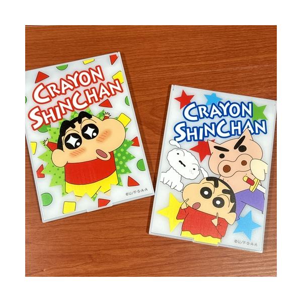クレヨンしんちゃんデザインの折り畳みミラーが登場です！平らにたたんでバッグやポーチにらくらく収納、持ち運びにとっても便利。大きいサイズで、メイクやヘアチェックに使いやすい。しんちゃん:CRS-377/4994209243114しんちゃん＆シ...