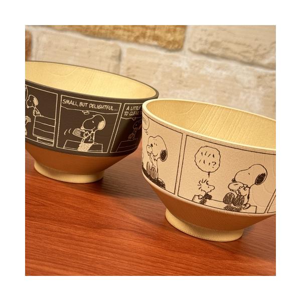 ピーナッツデザインの汁椀です！木目調の模様入りの落ち着いた風合い。樹脂製食器なので、お手入れが楽。軽くおしゃれなデザインで幅広い年齢層の方にも安心して使える割れにくい食器。お味噌汁やお吸い物に。同デザインの食器、マグが同時発売、そろえて使っ...