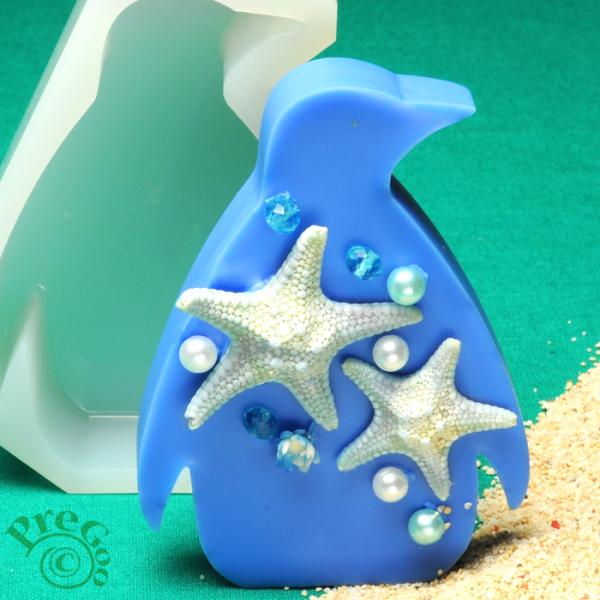 ◆完成サイズ： 9.0×6.6×高2cm 型いっぱいのワックス容量 約64g◆製品サイズ： 10.1×7.5×高2.3cm置くタイプのワックスサシェ型です。自立して立たせることができますのでドライパーツ等をデコレーションして玄関や棚やテーブ...