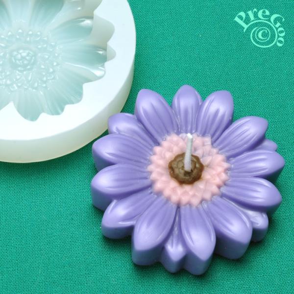 ◆完成サイズ：8.5×10.3×高2cm 型いっぱいまでのワックス容量 約24g◆製品サイズ：6.6×6.6×高1.7cm■耐熱温度は-60度から200度まで。220度の場合は12時間まで使用可能です。柔らかいシリコン製なので、簡単に花の柄...