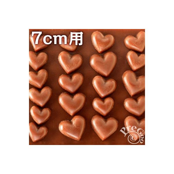 ■四角のシリコンモールドなどの底に敷いて使用します。柔らかいシリコン製なので、シートが剥がれやすく、簡単にハートの模様のついた石けんをつくることができます。丸く囲ってキャンドル(ロウソク)づくりにも使用できます。また食品にもOKですので、使...