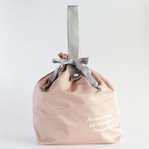 It's not Fashion, but REVOLUTION!　のメッセージが入ったプレマルシェオリジナルの保冷バッグエコバッグのようにコンパクトに丸められて、どこでも手軽に持ち運べる使いやすい保冷バッグです。裏地にはアルミコーティング...