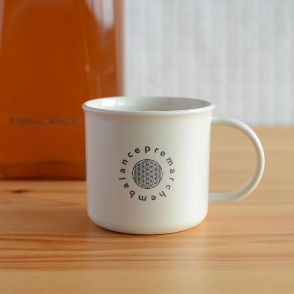 鮮度保持素材であるEMBALANCE（エンバランス）加工を施したプレマルシェオリジナルの耐熱コップです。軽くて割れにくいので、小さなお子様はもちろんのこと、キャンプなどのアウトドアや介護にも。電子レンジもご使用いただけます。ロゴに強いエネル...