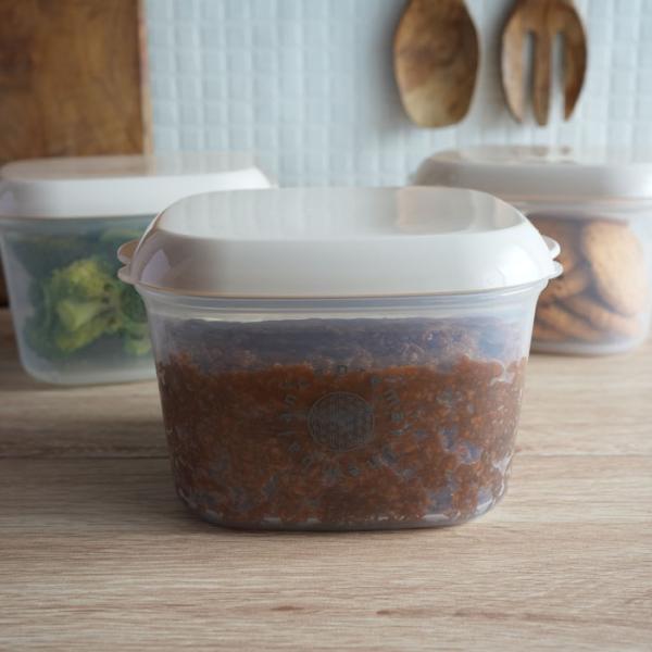 エンバランス加工で鮮度保持効果が期待できる保存容器です。お味噌が1Kgまで入るので、味噌ケースとしても◎。野菜や果物、粉類などの保存のほか、逆さにしてデコレーションケーキや作ったおかずの一時保存にも使えます。フラワーオブライフは宇宙の有象無...