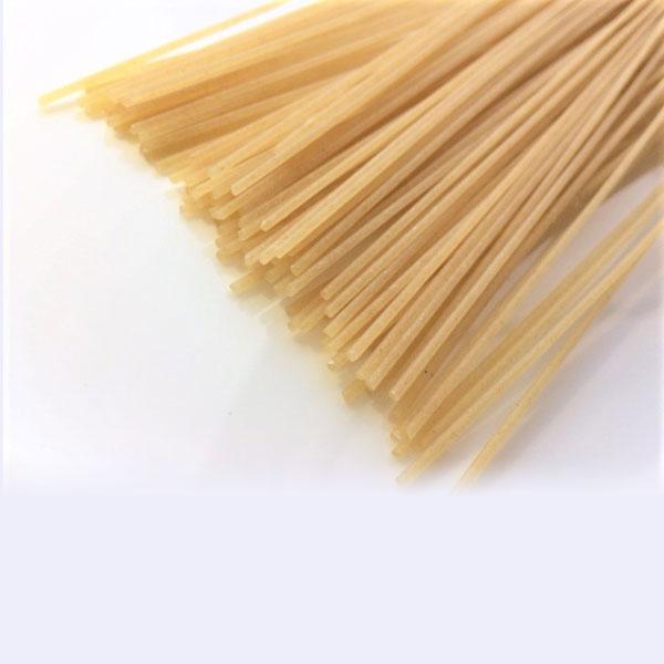 新品種に比べグルテン量が低いため、あっさりした食味。噛むほどに味わいが深いのも特徴。※色合いの濃淡は製粉の搗き加減によるものです。