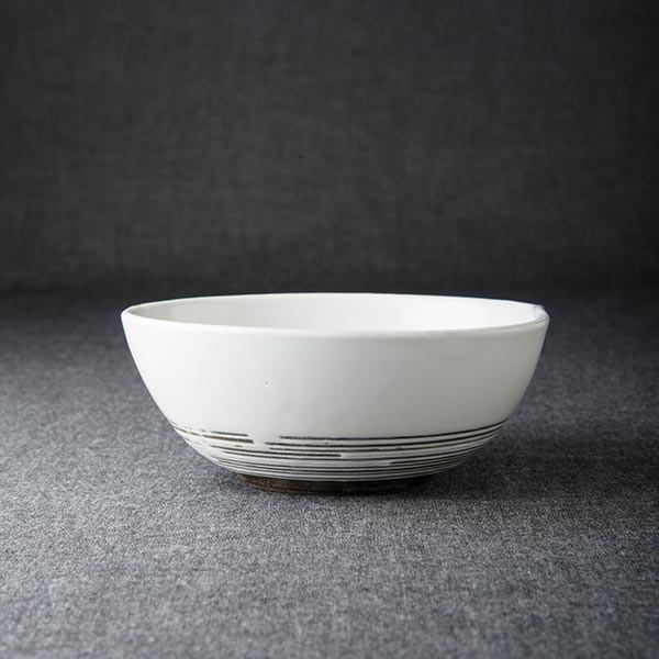 冷奴や煮物などの定番メニューがお洒落な一品に。鍋物の取鉢にも欠かせません。■遠赤外線■日本製※直火・オーブンには、ご使用にならないでください。※電子レンジ・食器洗い乾燥機のご使用はお控えください。