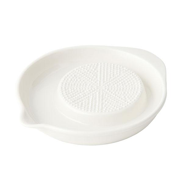 持ち手がついておろしやすい。 また、おろした部分に傾斜が付いているので、おろした食材が前方にたまり、使いやすいです。■電子レンジOK■食器洗い乾燥機OK■遠赤外線■日本製