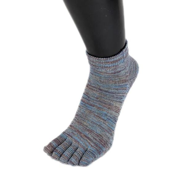 【定番】オールシーズン使える、スニーカー丈5本指ソックス抗菌・防臭加工糸を採用しています。履き心地、耐久性ともに抜群。足を快適にサポートします。数色の糸を合わせて生地を織っているため、左右の靴下の柄が対象とならない、同一柄が二つとないオンリ...