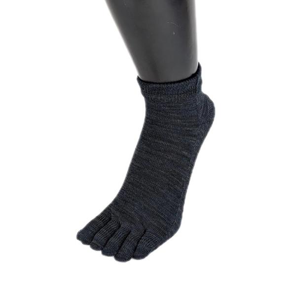 【定番】オールシーズン使える、スニーカー丈5本指ソックス抗菌・防臭加工糸を採用しています。履き心地、耐久性ともに抜群。足を快適にサポートします。数色の糸を合わせて生地を織っているため、左右の靴下の柄が対象とならない、同一柄が二つとないオンリ...