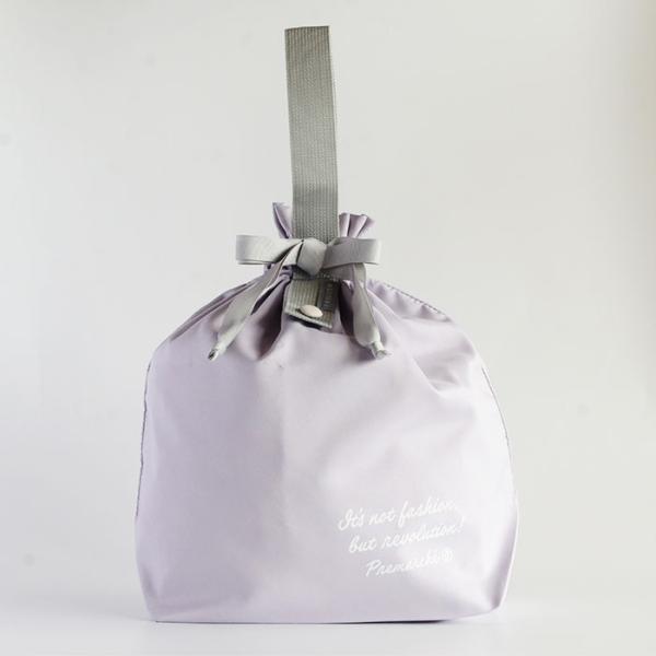 It's not Fashion, but REVOLUTION!　のメッセージが入ったプレマルシェオリジナルの保冷バッグエコバッグのようにコンパクトに丸められて、どこでも手軽に持ち運べる使いやすい保冷バッグです。裏地にはアルミコーティング...