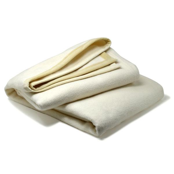 自分の体温で保温する毛布。遠赤外線放射繊維でポカポカ気持ちいい。電気を使わず、体温を利用して遠赤外線を放射する特殊繊維が朝まで身体をしっかり温めるだけではなく、身体のコンディションをサポートしてくれる毛布です。電気毛布のように電気を使わない...