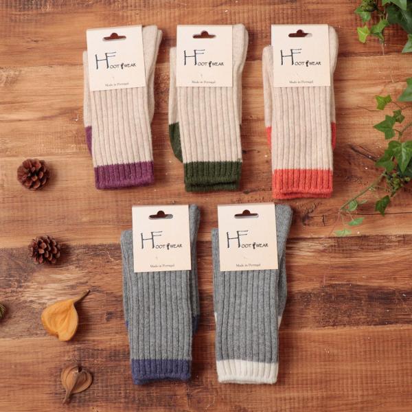 BROSSE(ブローズ)■商品情報■定価（税抜き）1,400円柔らかで保温性抜群のウール素材を使用したポルトガル製のソックス。チクチクしないウール素材と飽きの来ないデザイン。スニーカーか らチラッと靴下が見えても可愛く、秋冬で暗くなりがちな...