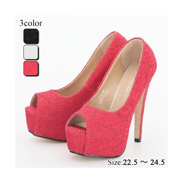 刺繍をパンプス全体に施しました後ろ姿も抜かりなく、360度オシャレ見える一足。どこから見ても、きれいで素敵な足元に。