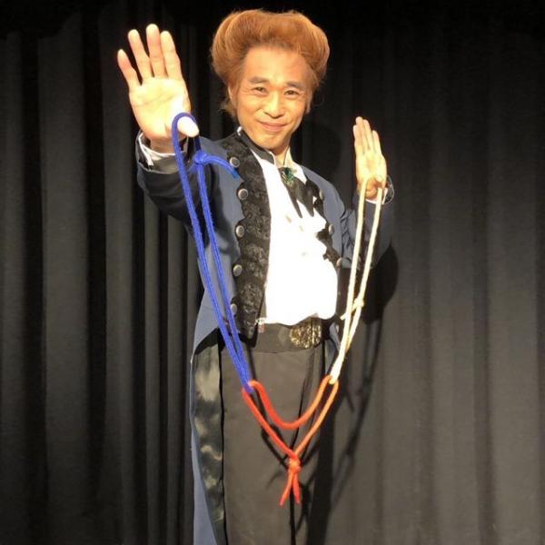 プロマジシャン直伝！仕掛けの無い３本のロープがつながる！新しい３色の扱いやすいロープバージョンになります。リンキングロープは有名ですが、この仕掛けの無いロープで演じるリンキングロープはあまり知られていません。演技の前後に全てのロープを観客に...