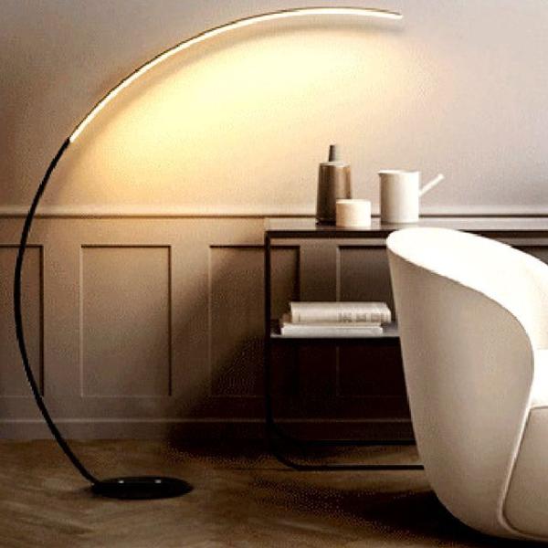 空間に優しい光の架け橋！アーチを描くフロアスタンドライト！！光色や光量をリモコン操作で調整！半円光で織りなす新体感間接照明！大きな弧を描くフォルムが魅力のアーチ型スタンドライト！オブジェのようなモダンインテリア！リビングや書斎、寝室に描く光...