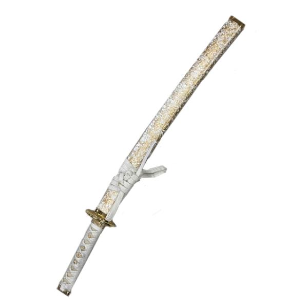 確かな技術が光る日本製小刀。刀匠たちが作り上げる美しき逸品！室町時代より、刀匠の町として栄えてきた岐阜県関市のメーカー製造。一本一本丁寧に仕上げられ、各部の細部に至るまで美しい仕上げ、重量感など完成度の高い一品です。鞘の装飾が美しい雲シリー...