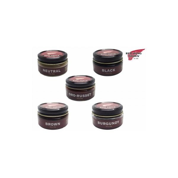 BOOT CREAM/ブーツクリーム　レッド・ウィング「ブーツクリーム」は、革に潤いを与え、艶、光沢を出す乳化性クリームです。　まずブラシなどで靴の汚れを取り除いてください。ブーツ片足につき、コーヒー豆数粒程度のクリームを、全体に薄くのばす...