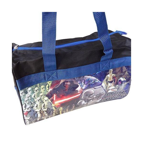 スターウォーズのポリバッグです。たくさん入るのでご旅行にもぴったり☆サイズは約ヨコ43×タテ21×奥行21cm