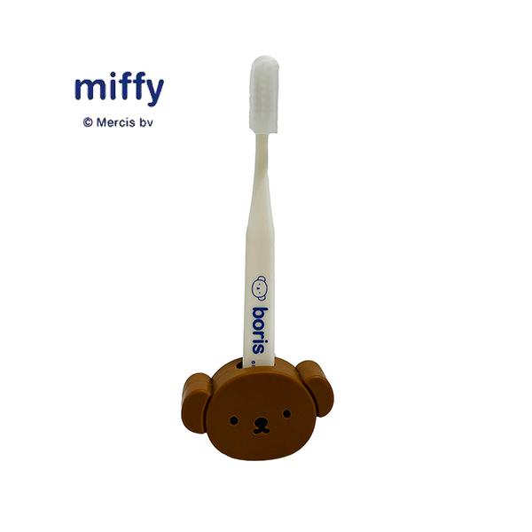 ミッフィーのおともだち、こぐまのボリスの歯ブラシと歯ブラシスタンドのセット♪歯ブラシスタンドは背中に吸盤付き！鏡やタイルに固定できます。■サイズ：（歯ブラシ）全長約16cm　　　　　 (スタンド）高さ約4cm 厚み約3.3cm■材質：歯ブラ...