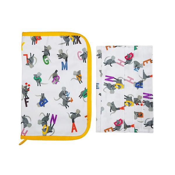 人気絵本のレオ・レオニシリーズ。お薬手帳や診察券、母子手帳などの必要なものをすっきり収納できる大容呈で便利なマルチポーチ。用途に合わせて、必要な時にカードケースだけを取り出せます！ベビー関係の大切なものをまとめておけるかわいいマルチポーチで...