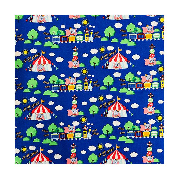 ☆USA輸入品☆ダンボの総柄生地です。サーカス柄がとってもかわいい！体操着袋や巾着、シーツなどにぴったりのさらりとしたコットン生地。カーテンなどにもおすすめ♪インポートなので、ほかの人ともかぶりにくいですよ☆■生地幅-約113cm■生地 シ...