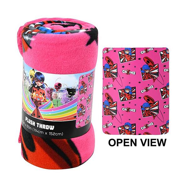 アメリカからの輸入品☆ミラキュラス レディバグ のフリースブランケットです。明るいピンク地に、躍動感あふれるレディバグのプリント。軽くて暖かく、使いやすいですよ。■サイズ：約114×152cm (45"×60")■素材：ポリエステル 100...