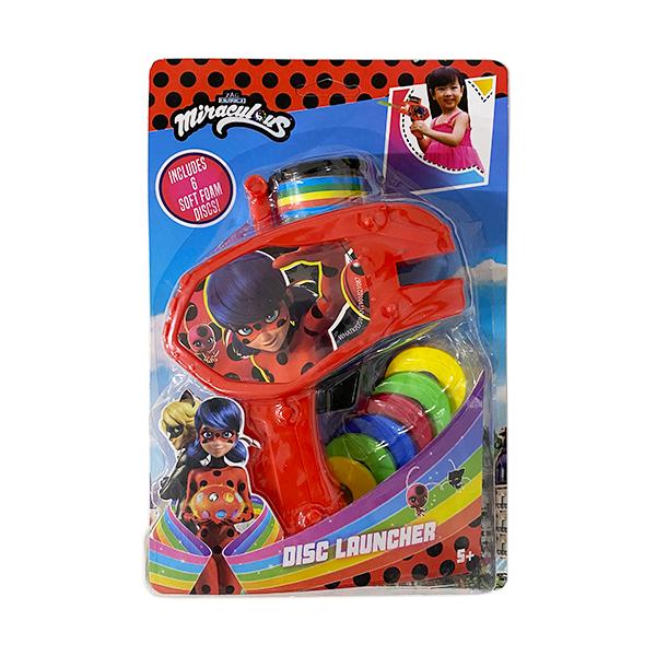 ミラキュラスのディスクガンです。鉄砲のフタを開けて、スポンジ式のディスクを入れて飛ばすオモチャです。アメリカからの輸入です。■パッケージサイズ：約タテ27×ヨコ18cm■鉄砲サイズ：約タテ18×ヨコ14cm■ディスクサイズ：約直径4cm■デ...
