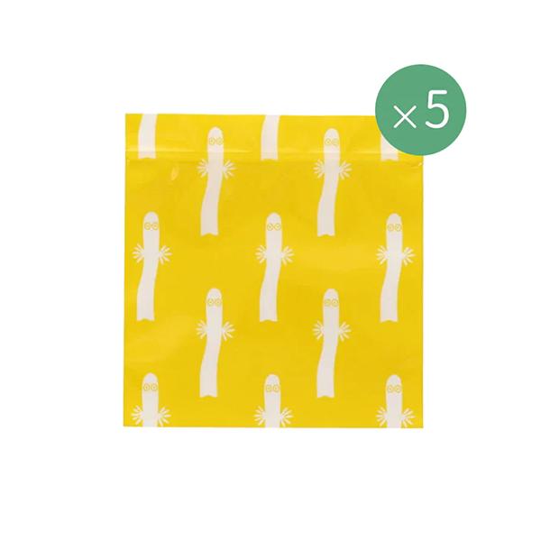 ムーミンシリーズのジッパーバッグです。裏面も総柄が入っていてかわいいですよ。小さめサイズで、個包装キャンディーなどが５~６個程入れられる大きさです。ラッピンググッズとしてはもちろん、おやつ入れとして、また、イヤホンなど鞄の中の細かいものの整...