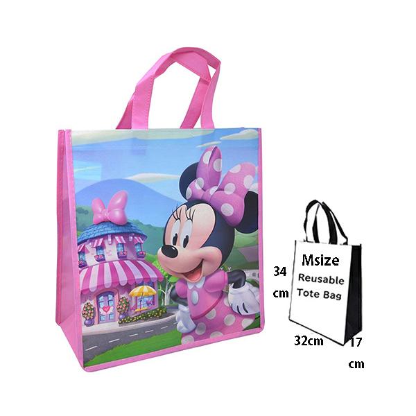 ミニーのショッパートートバッグです。軽くて丈夫な不織布製で、マチもたっぷり。エコバッグとしてはもちろん、お稽古バッグや旅行などあらゆるシーンでご利用いただけます。裏面も同じ柄です。プレゼントを入れてギフトバッグとしてもおすすめですよ。アメリ...