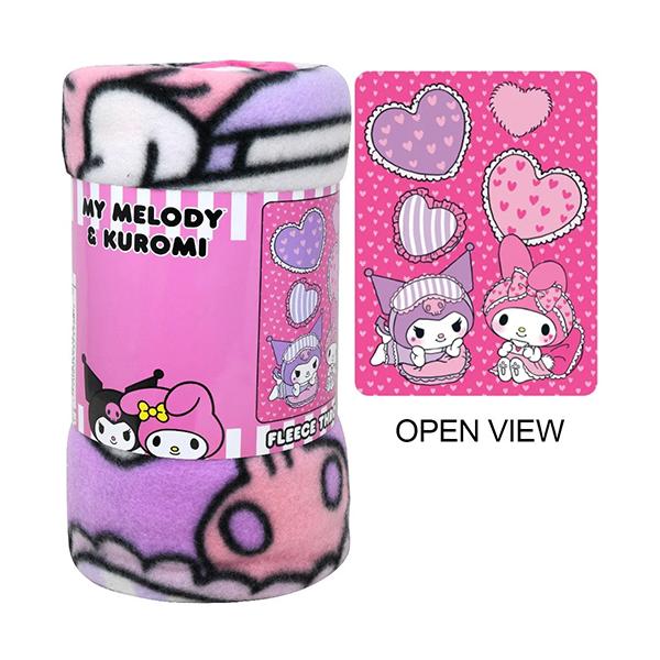 アメリカからの輸入品☆マイメロディ＆クロミのフリースブランケットです。ハートがラブリーなとってもかわいいブランケット。薄手で軽くてあたたかく使いやすいです。大きめなので、お子様の毛布としても♪お昼寝などにもおすすめですよ☆夏場のクーラー等の...