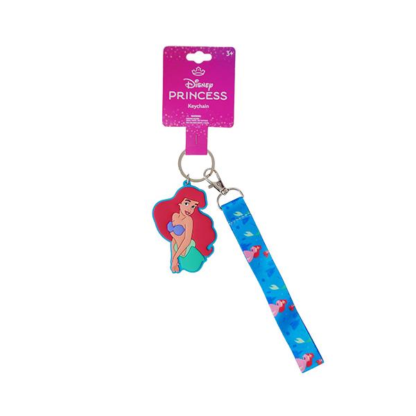 ディズニープリンセスのラバーキーチェーンは、アメリカからの輸入品で、アリエルの鮮やかなデザインがとってもキュート！ランヤード付きなので、バッグや鍵に簡単に取り付けられます。輸入品ならではの特別感もあり、プレゼントにもぴったりです。ファッショ...
